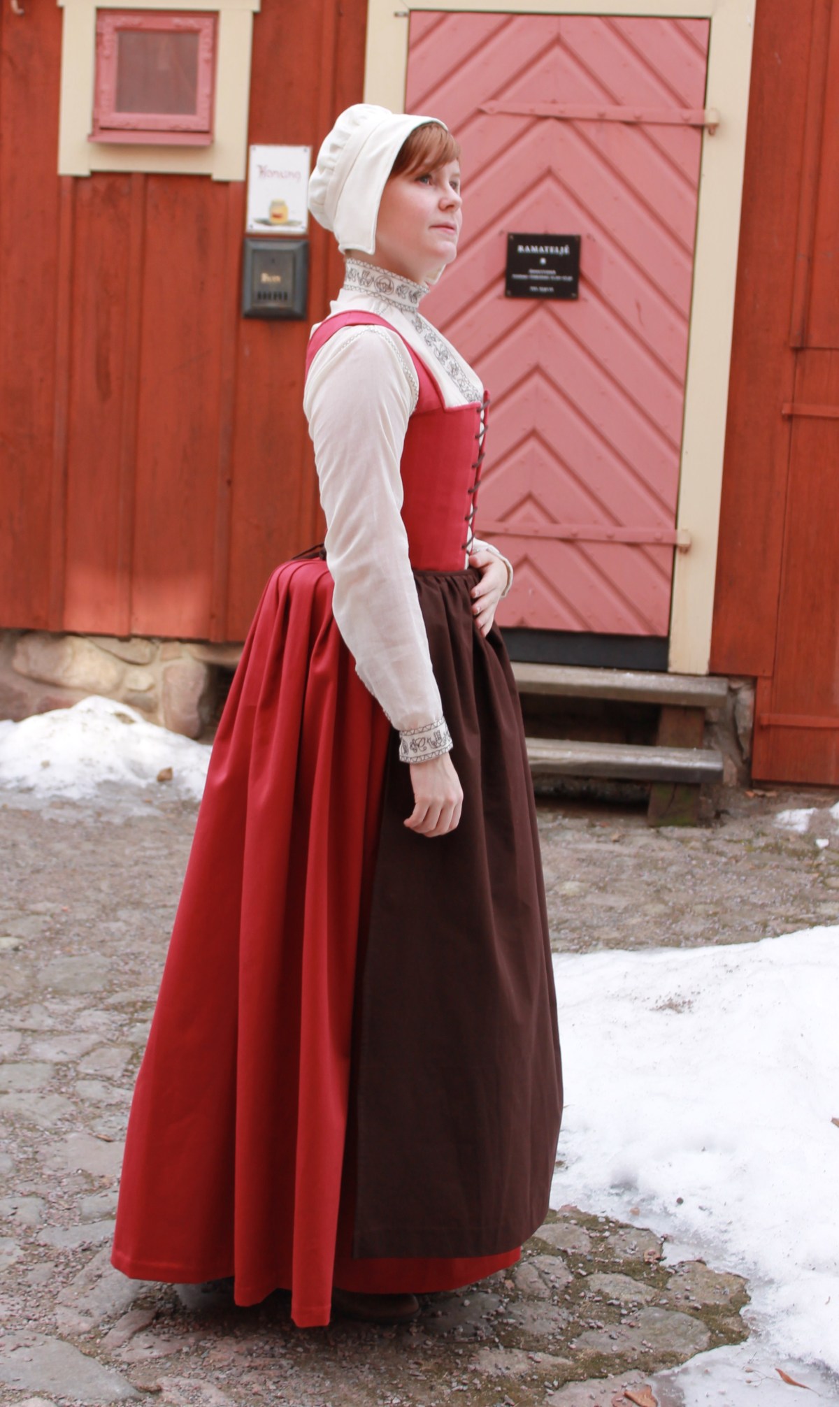 1530s Red Kirtle – Fashion Through Herstory
