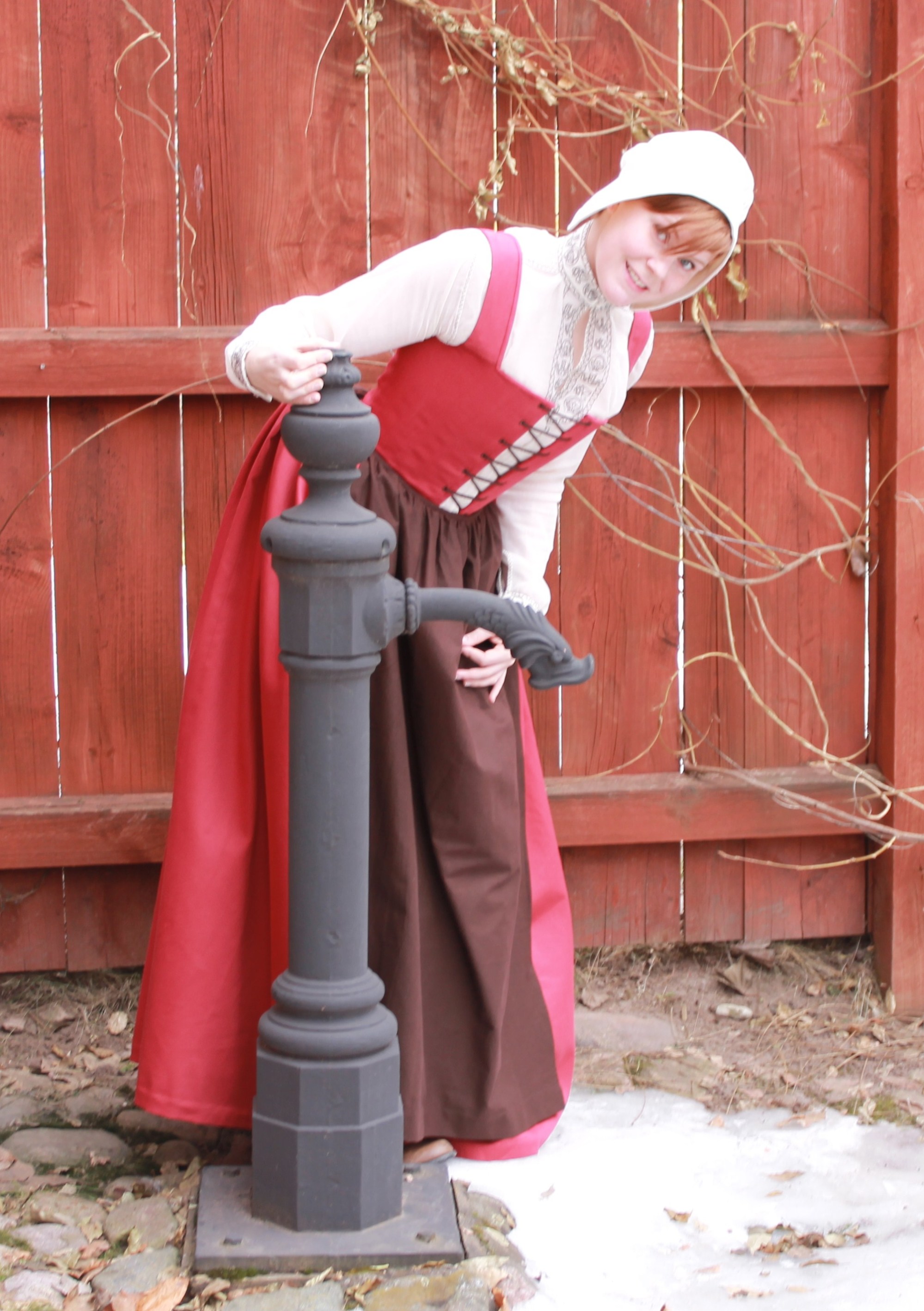 1530s Red Kirtle – Fashion Through Herstory