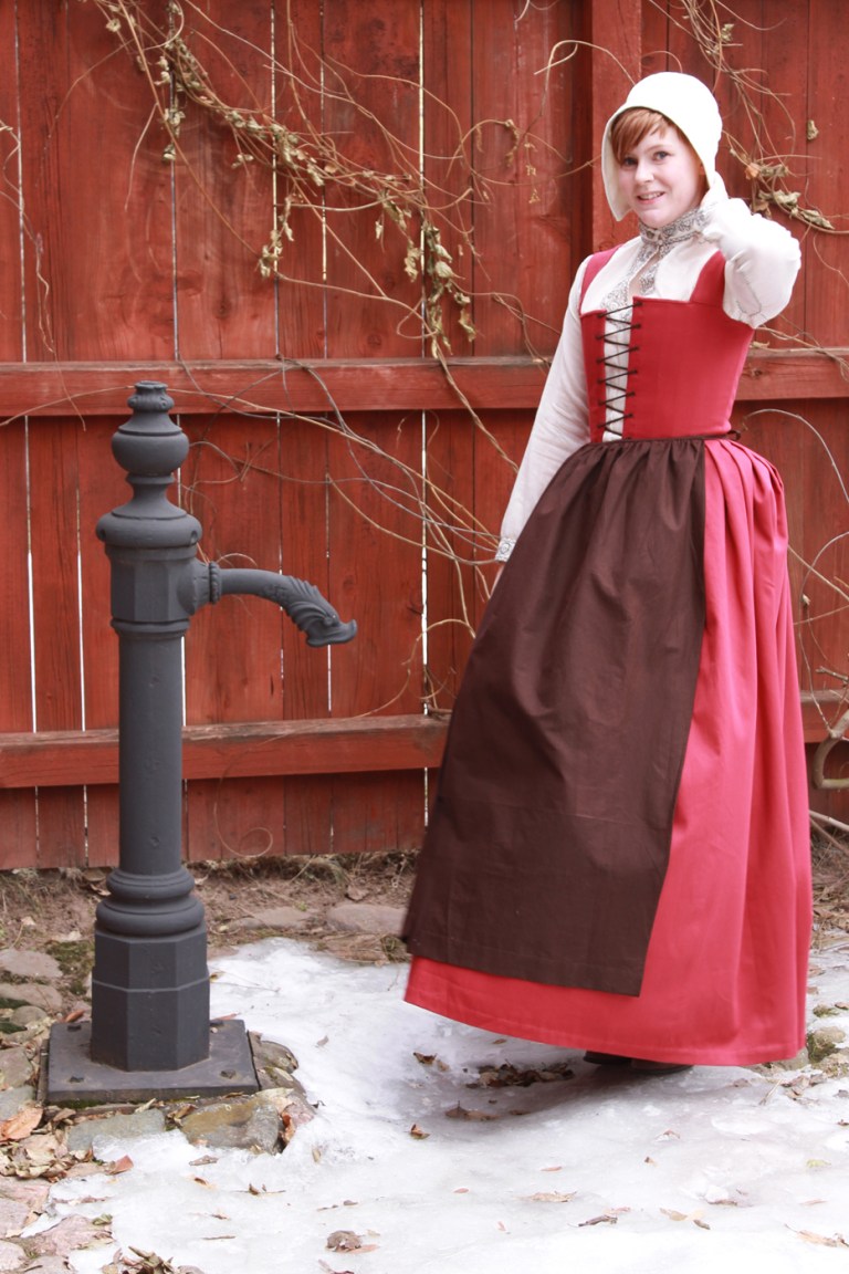 1530s Red Kirtle – Fashion Through Herstory