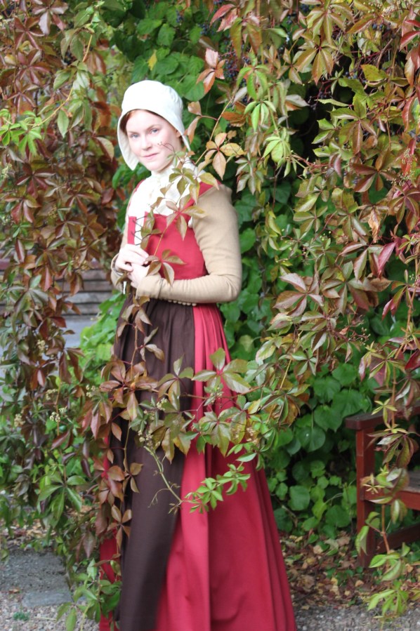 Medieval Sleeves as Outerwear – Fashion Through Herstory