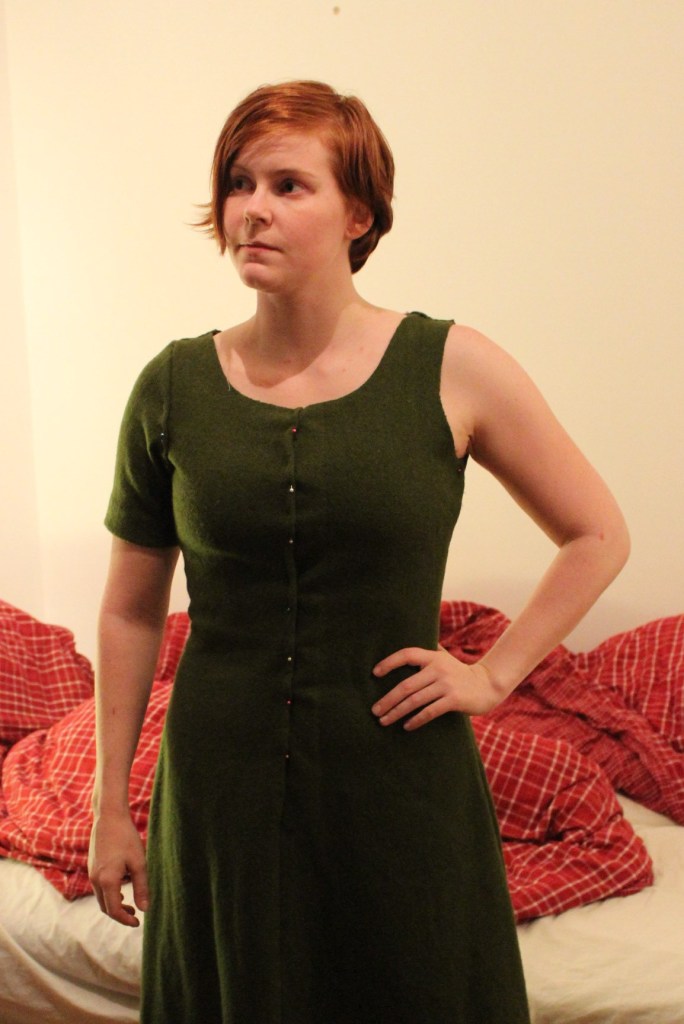 A Green Medieval Cote – Fashion Through Herstory