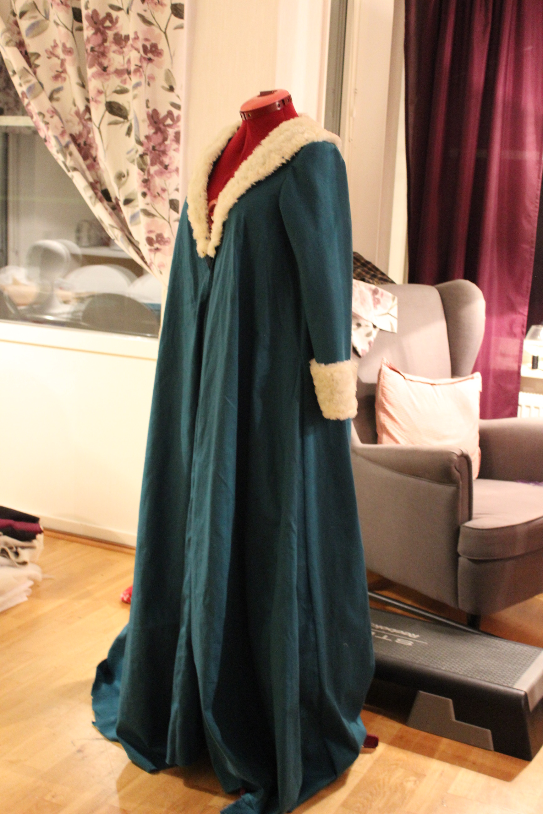 (24 hours) Burgundian Medieval Gown – Fashion Through Herstory