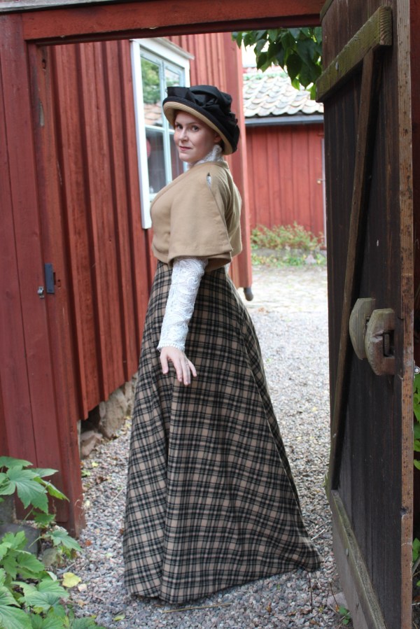 1900s Autumn Suit – Photoshoot – Fashion Through Herstory