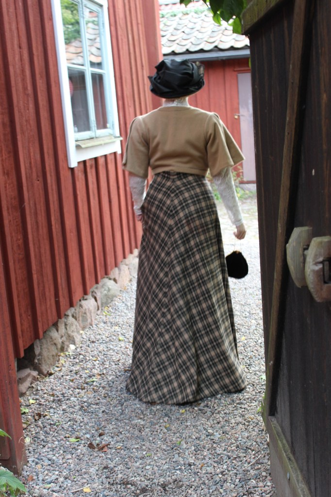 1900s Autumn Suit – Photoshoot – Fashion Through Herstory
