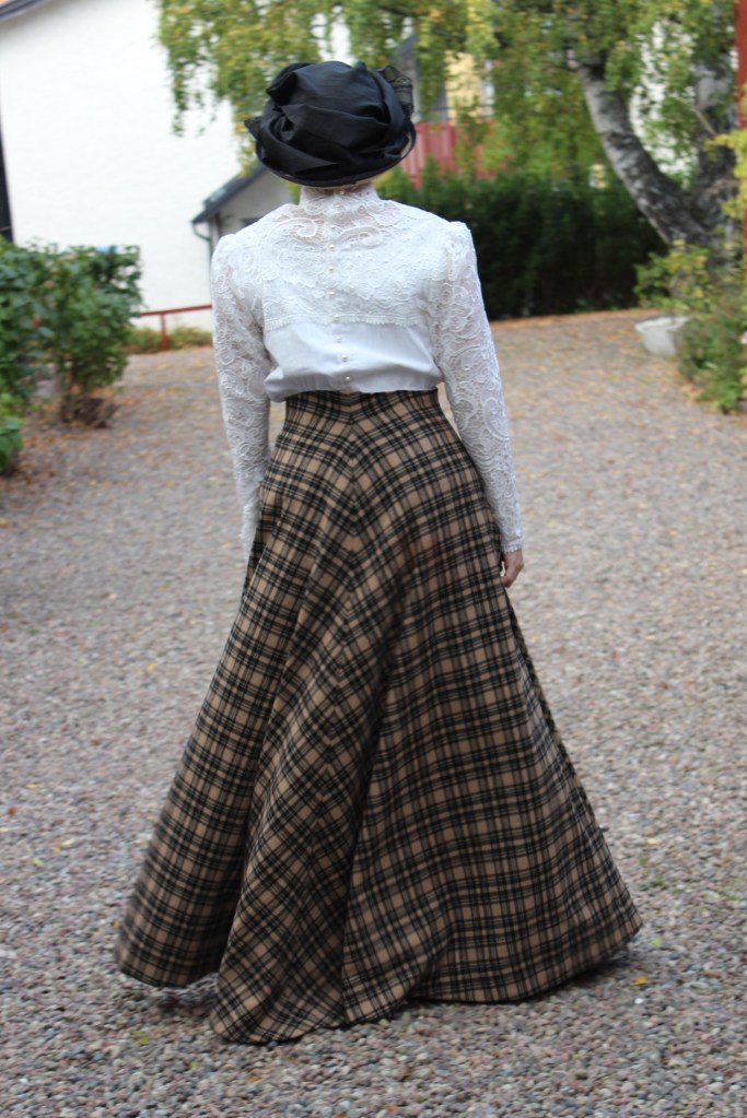 1900s Autumn Suit – Photoshoot – Fashion Through Herstory