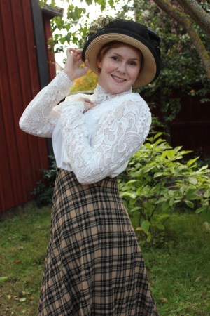 1900s Autumn Suit – Photoshoot – Fashion Through Herstory