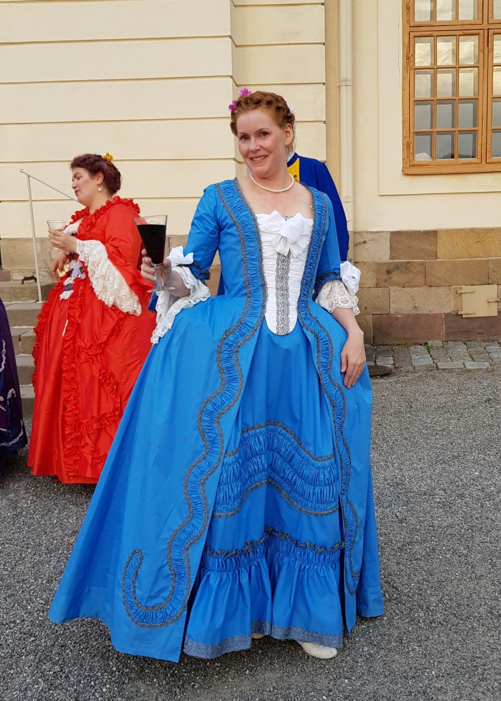 1765s Blue and Silver Robe Francaise – Fashion Through Herstory